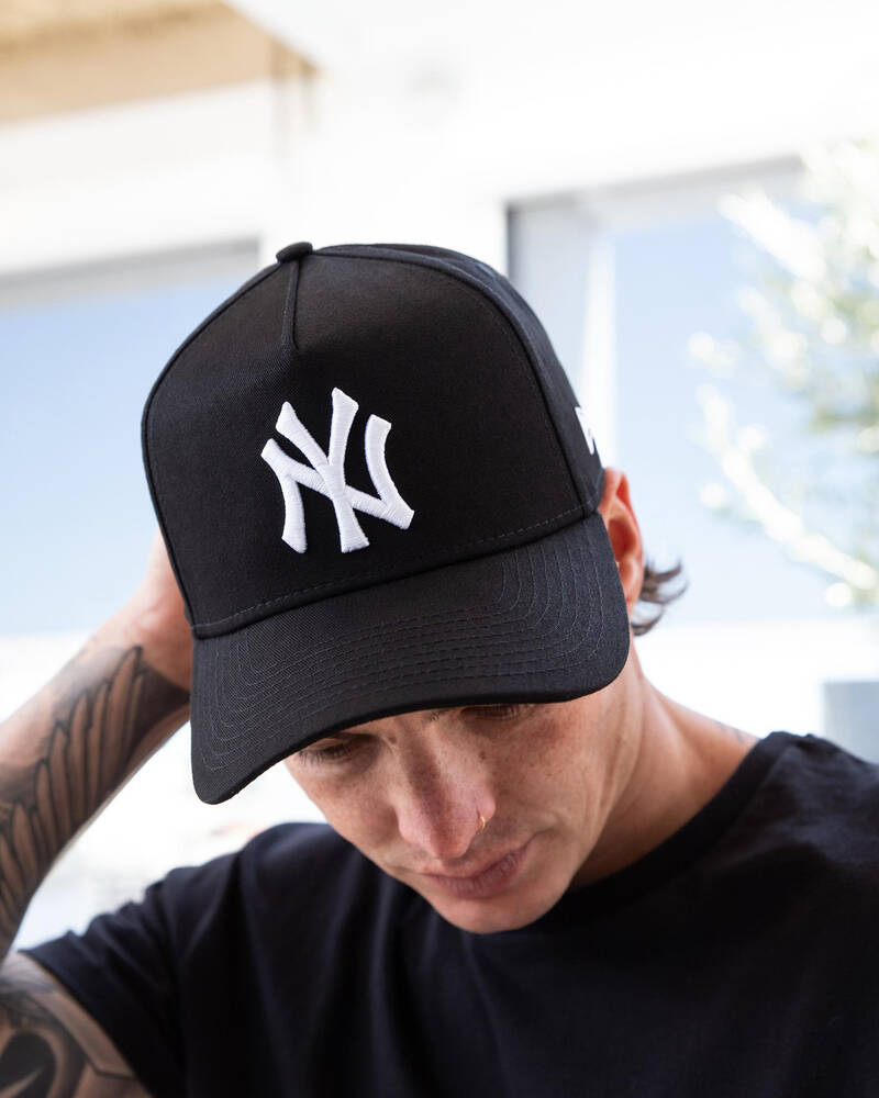 Shop New Era New York Yankees 9Fifty Snapback Cap In Black - Fast ...