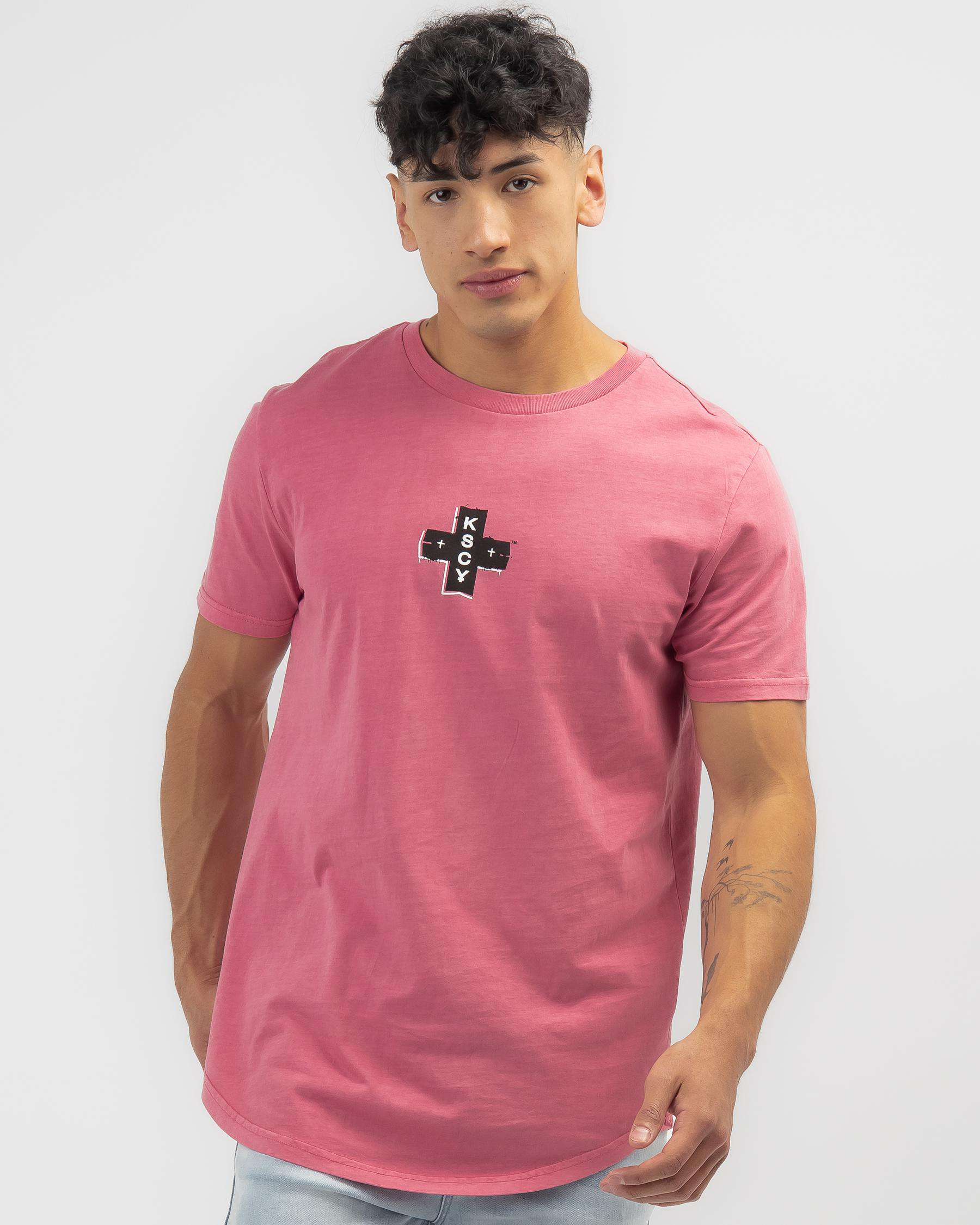 Shop Kiss Chacey Hollywood Dual Curved T-Shirt In Rapture Rose - Fast ...