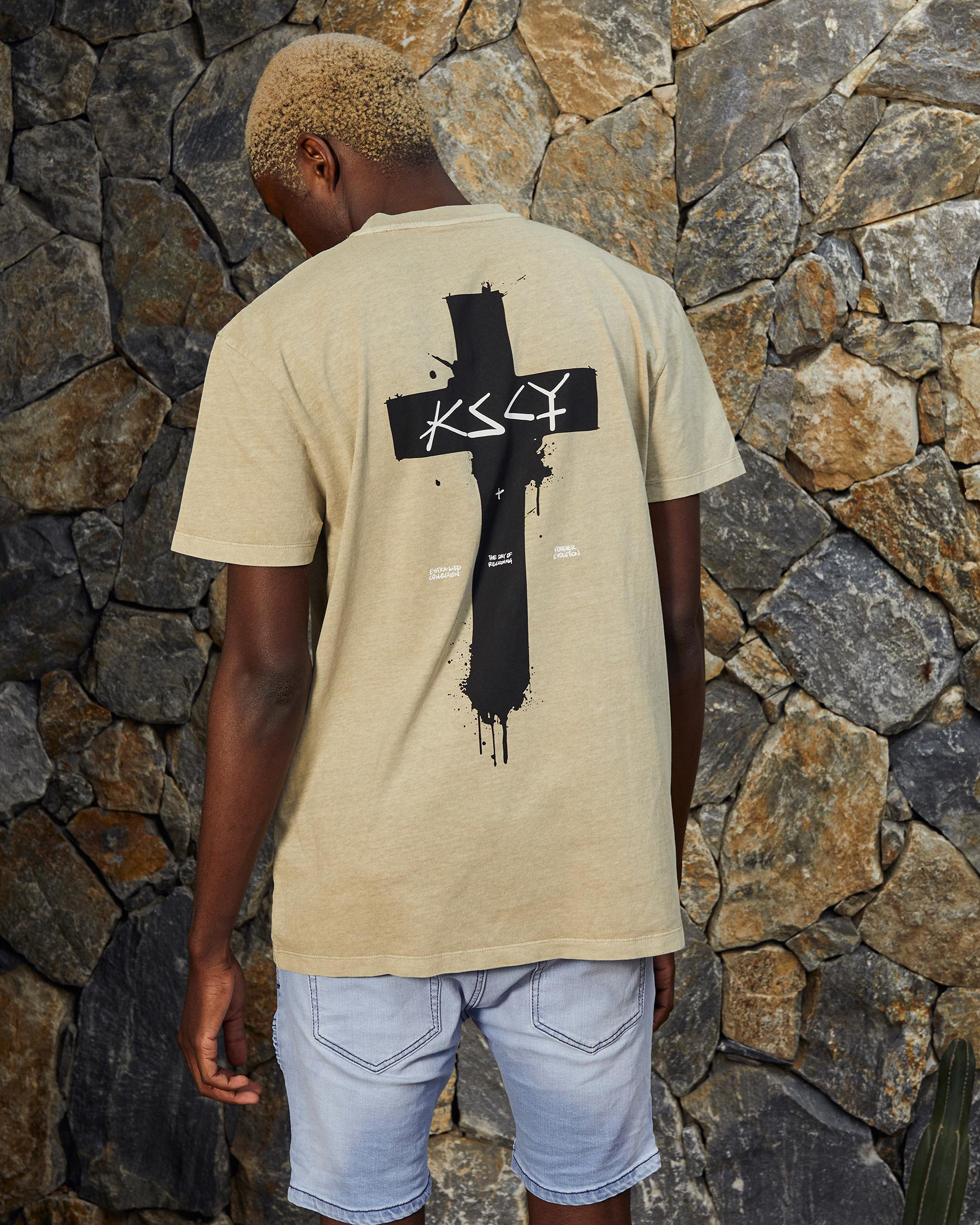Kiss Chacey Authority Relaxed T-Shirt In Pigment Sand | City Beach ...