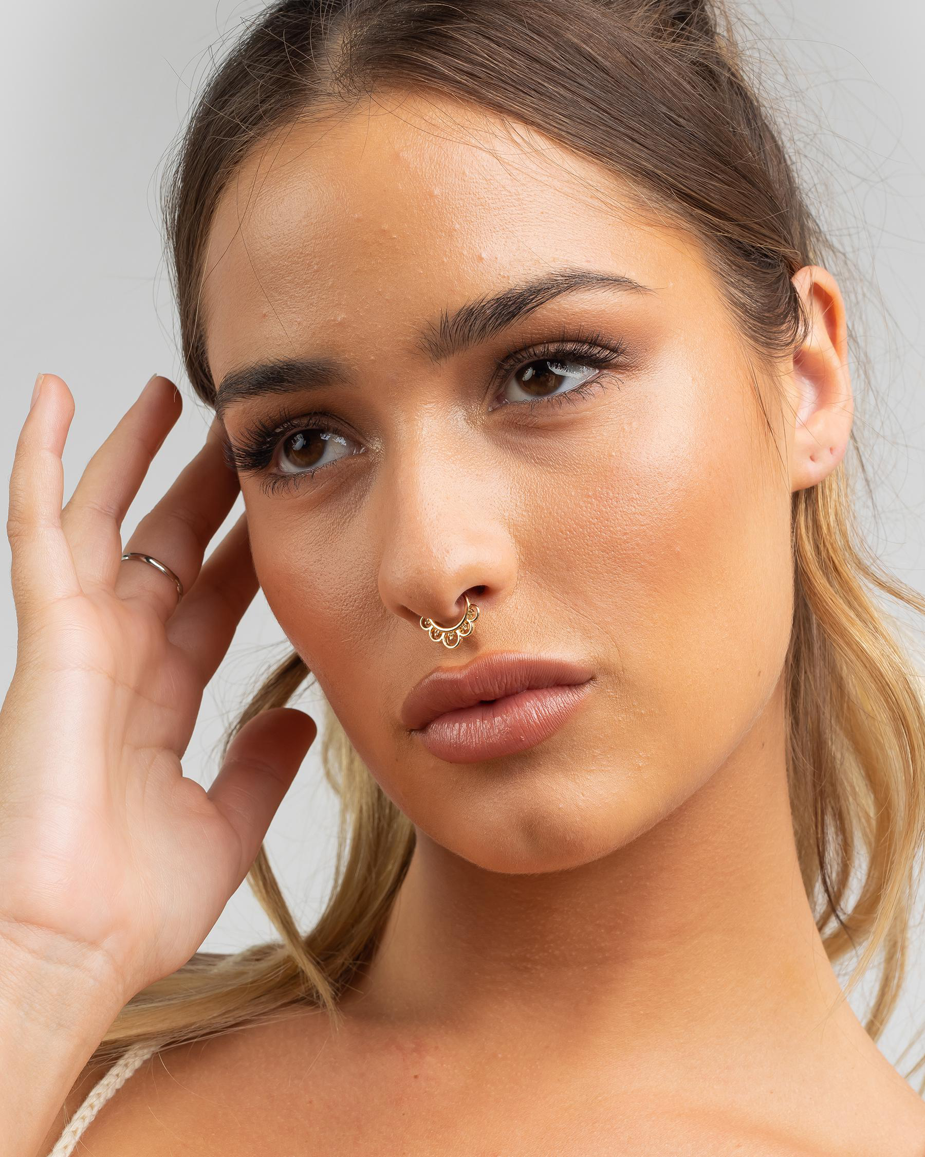 Shop Karyn In LA Khari Septum Cuff Pack In Shiny Light Gold - Fast ...