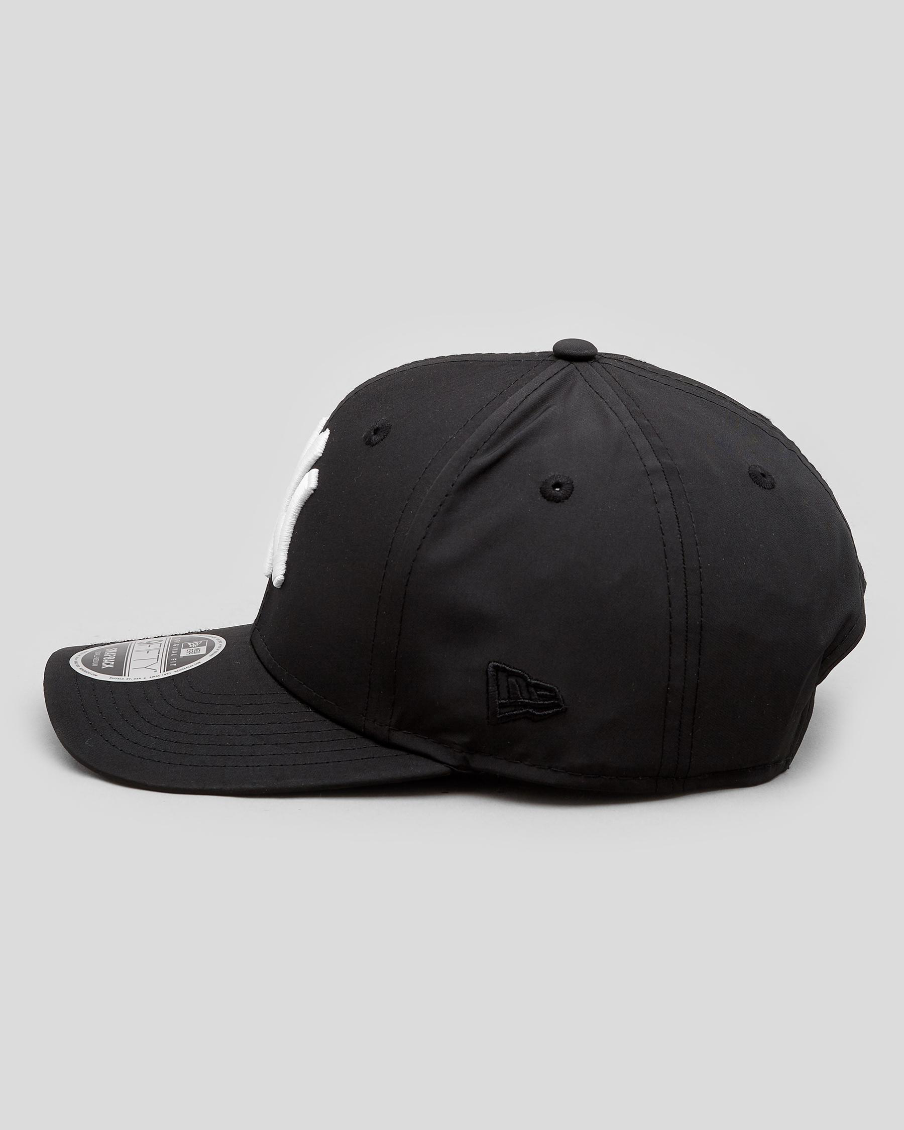 Shop New Era New York Yankees 9Fifty Snapback Cap In Black - Fast ...