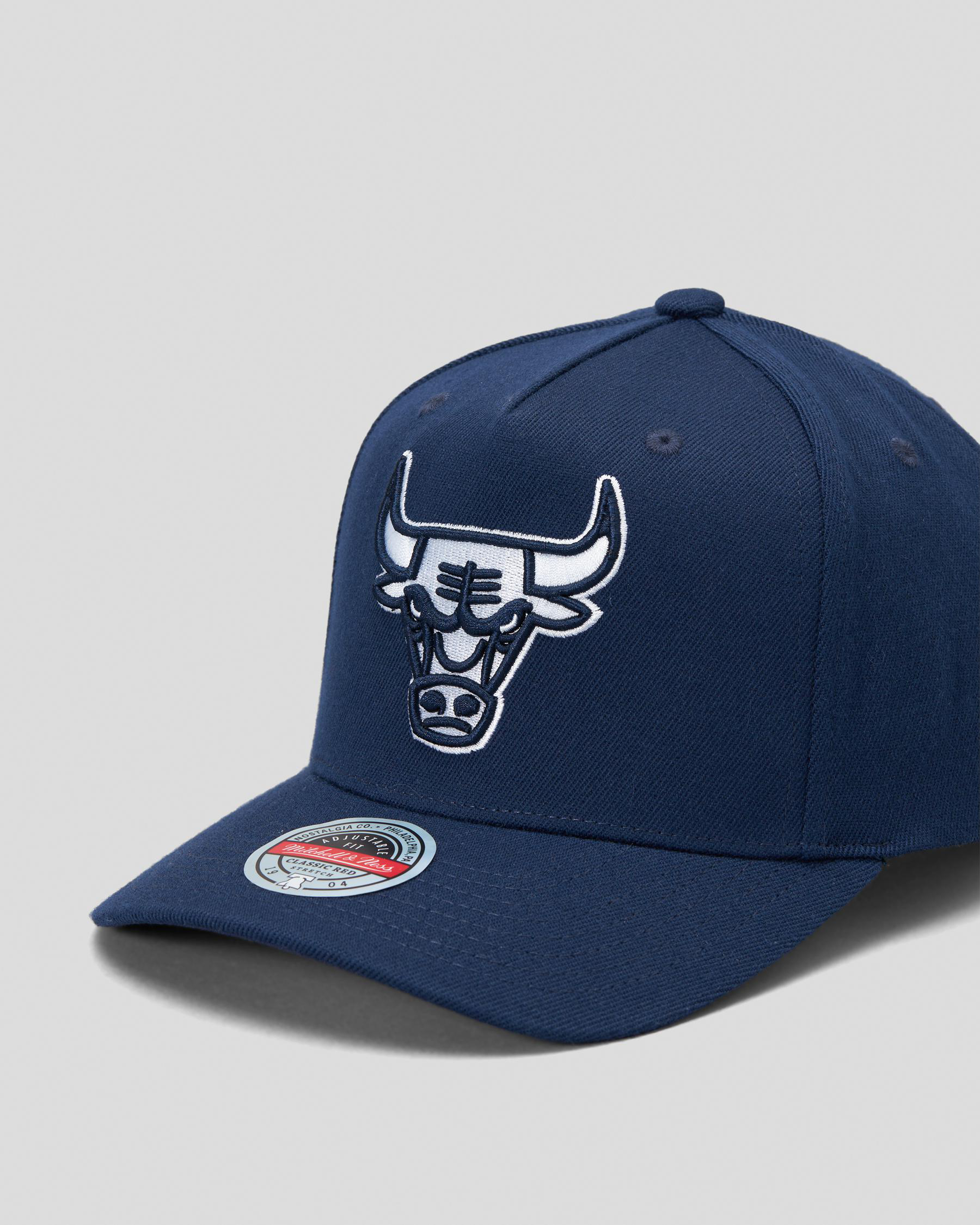 Shop Mitchell & Ness Chicago Bulls State of Mind Crown Snapback Cap In ...