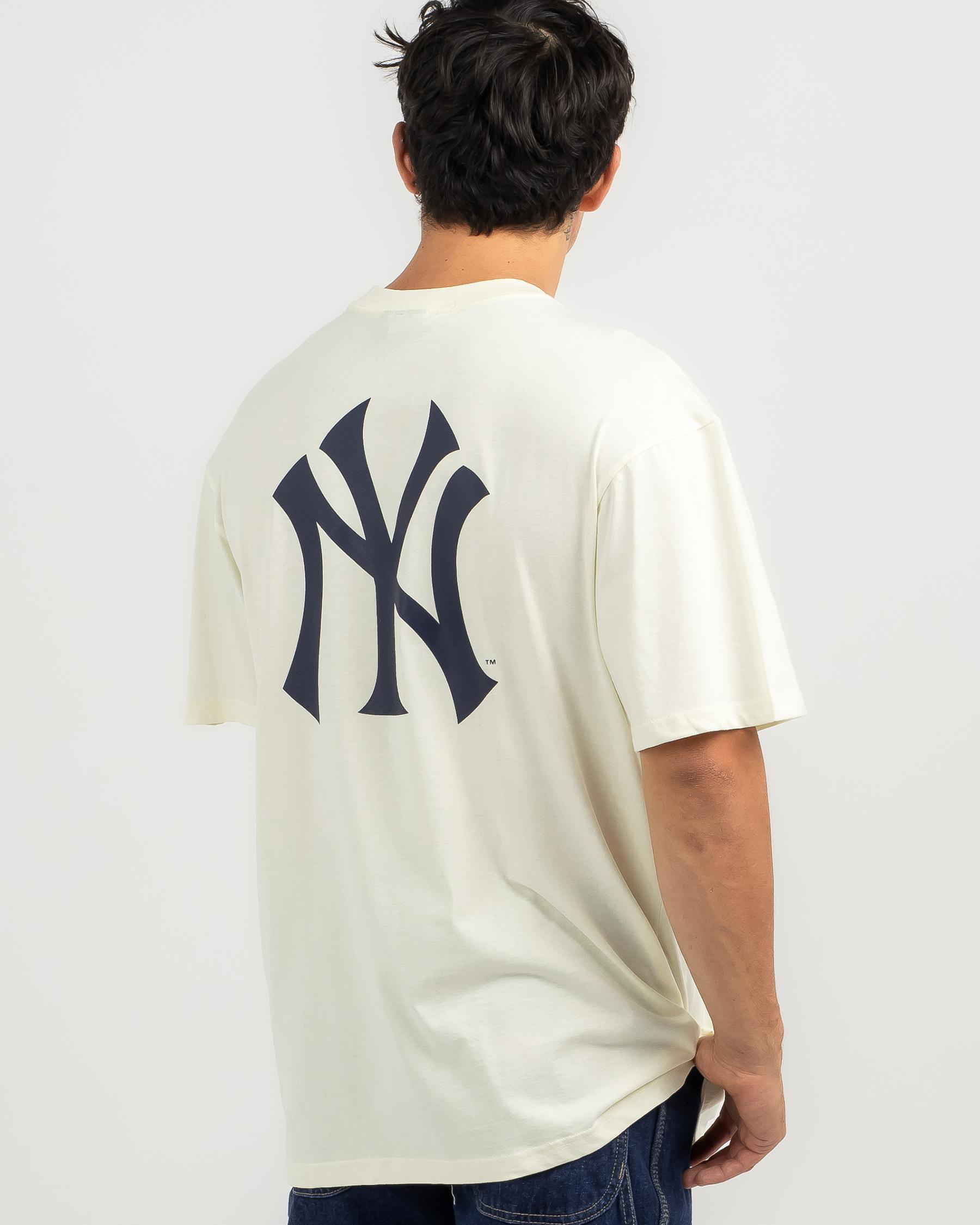 Shop Majestic New York Yankees Team Crest T-Shirt In Vintage White ...