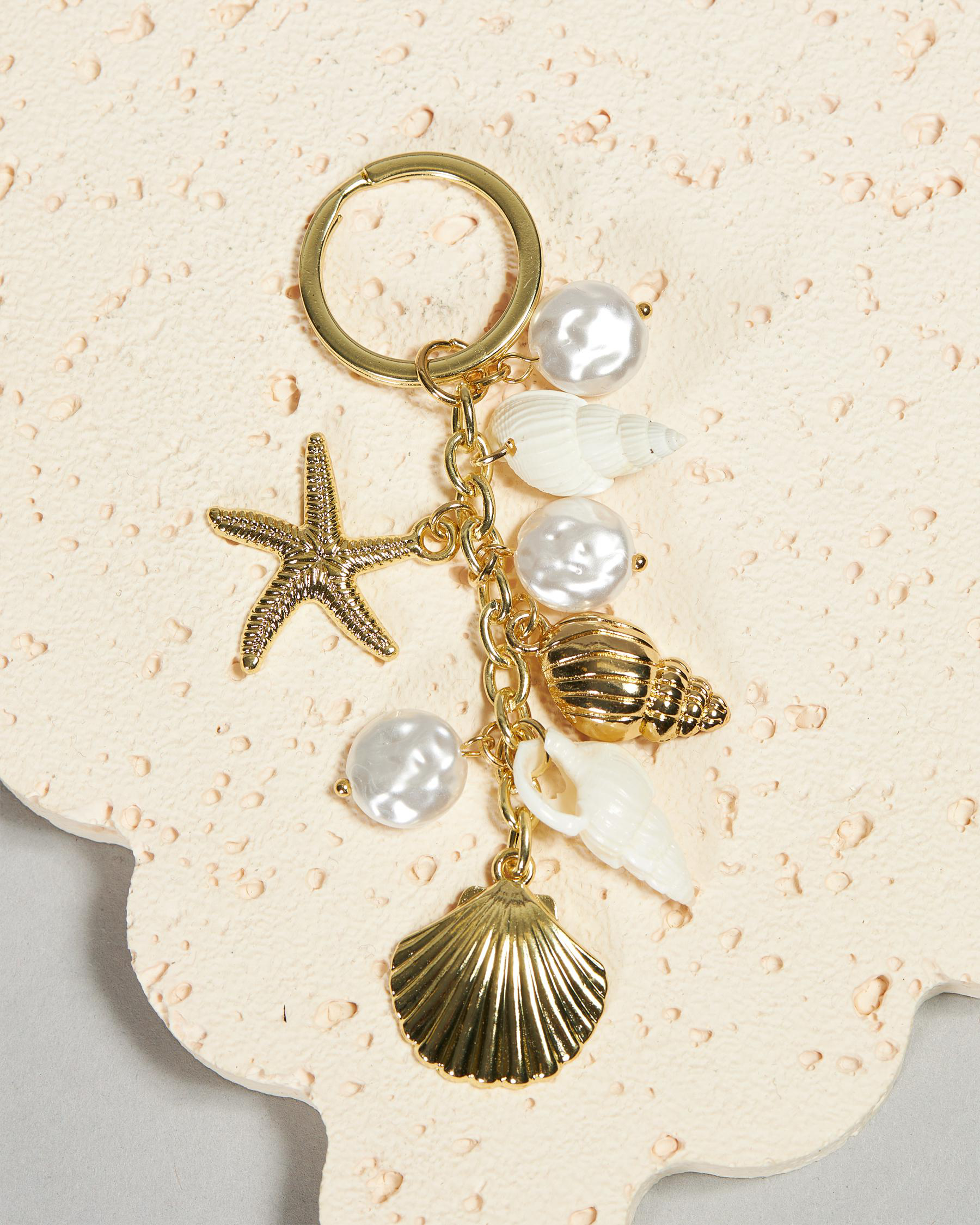 Shop Karyn In LA Maldives Beach Keyring In Gold - Fast Shipping & Easy ...