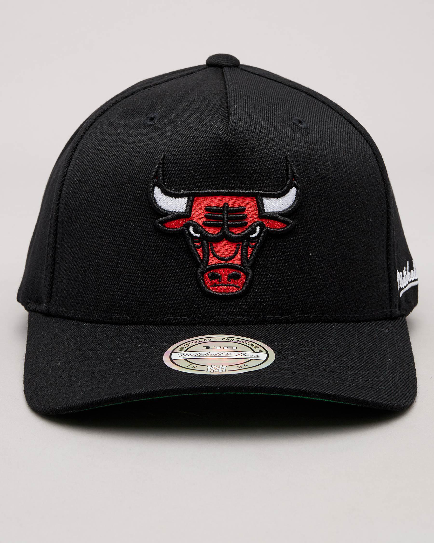 Shop Mitchell & Ness Chicago Bulls Drop Back Pinch Panel Flex Cap In ...
