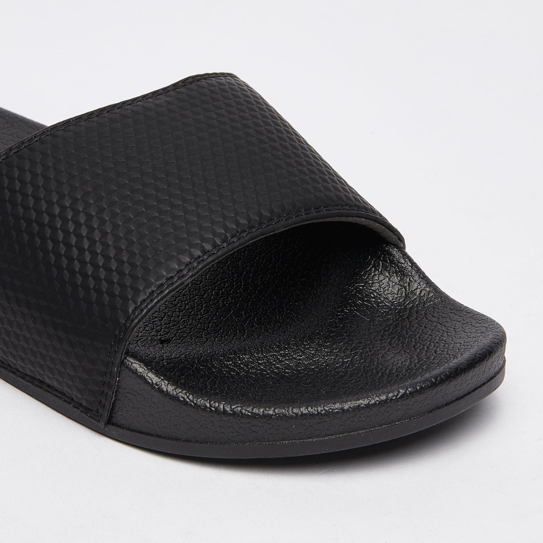 Shop Rusty Minimal Slides In Black Geo - Fast Shipping & Easy Returns ...