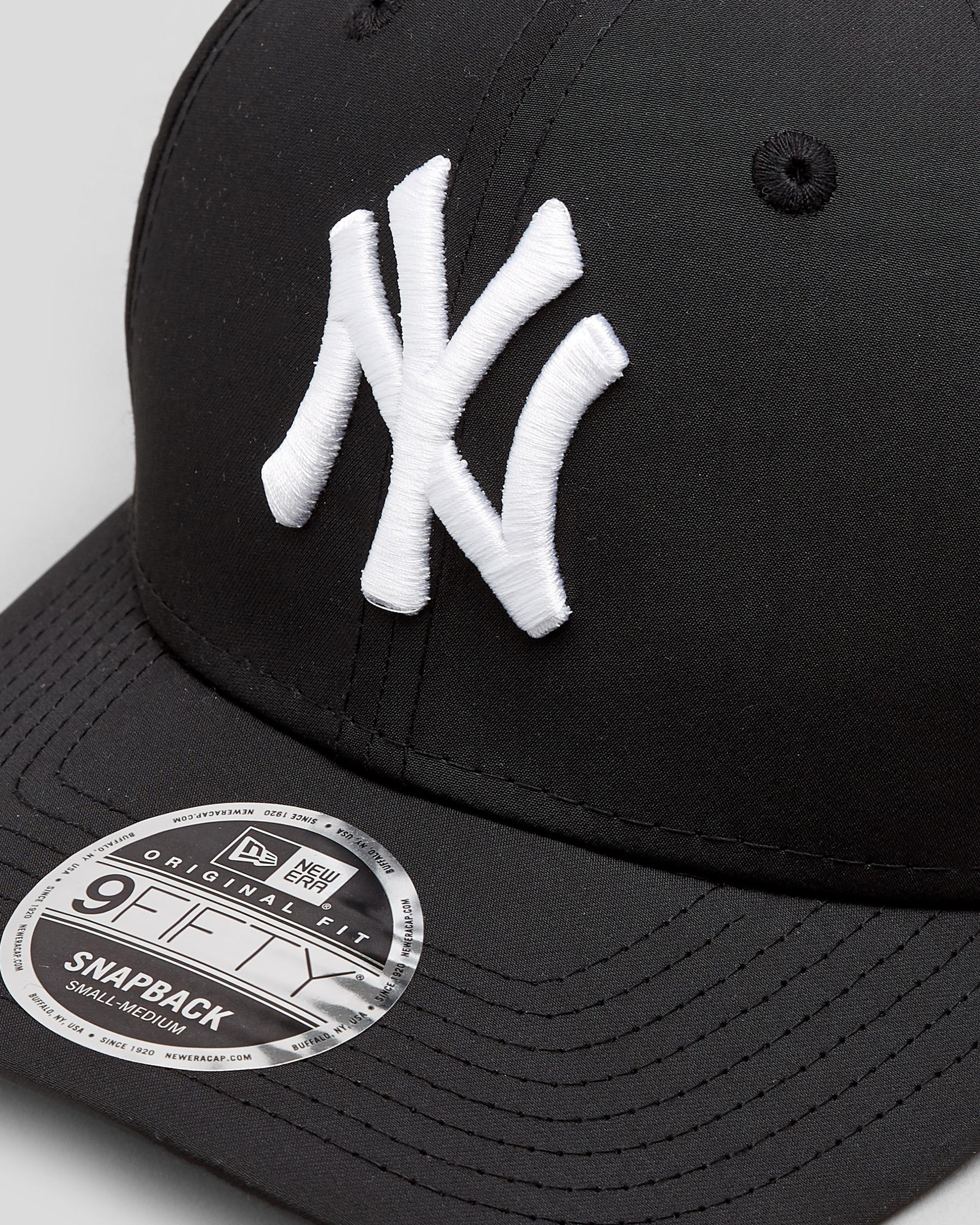Shop New Era New York Yankees 9Fifty Snapback Cap In Black - Fast ...