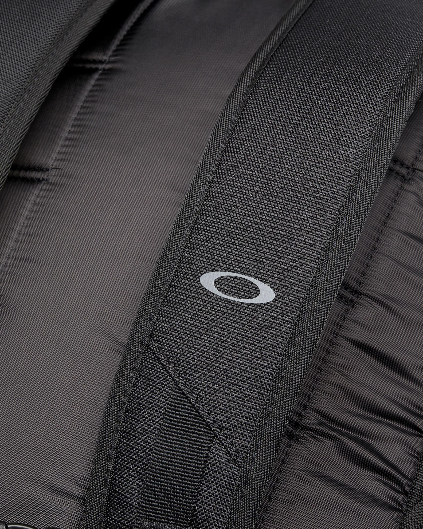 Shop Oakley Blade 30 Backpack In Blackout - Fast Shipping & Easy ...