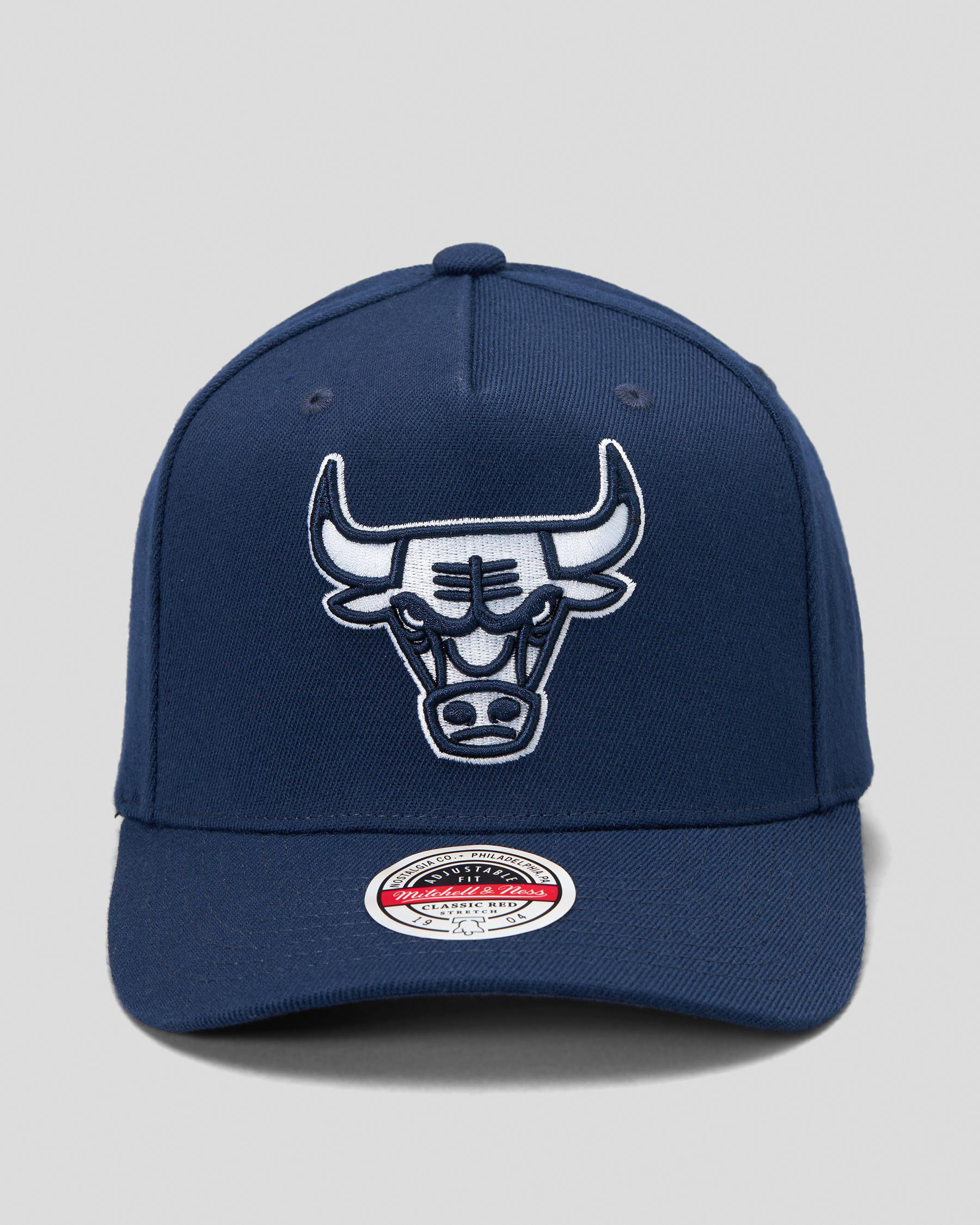 Shop Mitchell & Ness Chicago Bulls State of Mind Crown Snapback Cap In ...