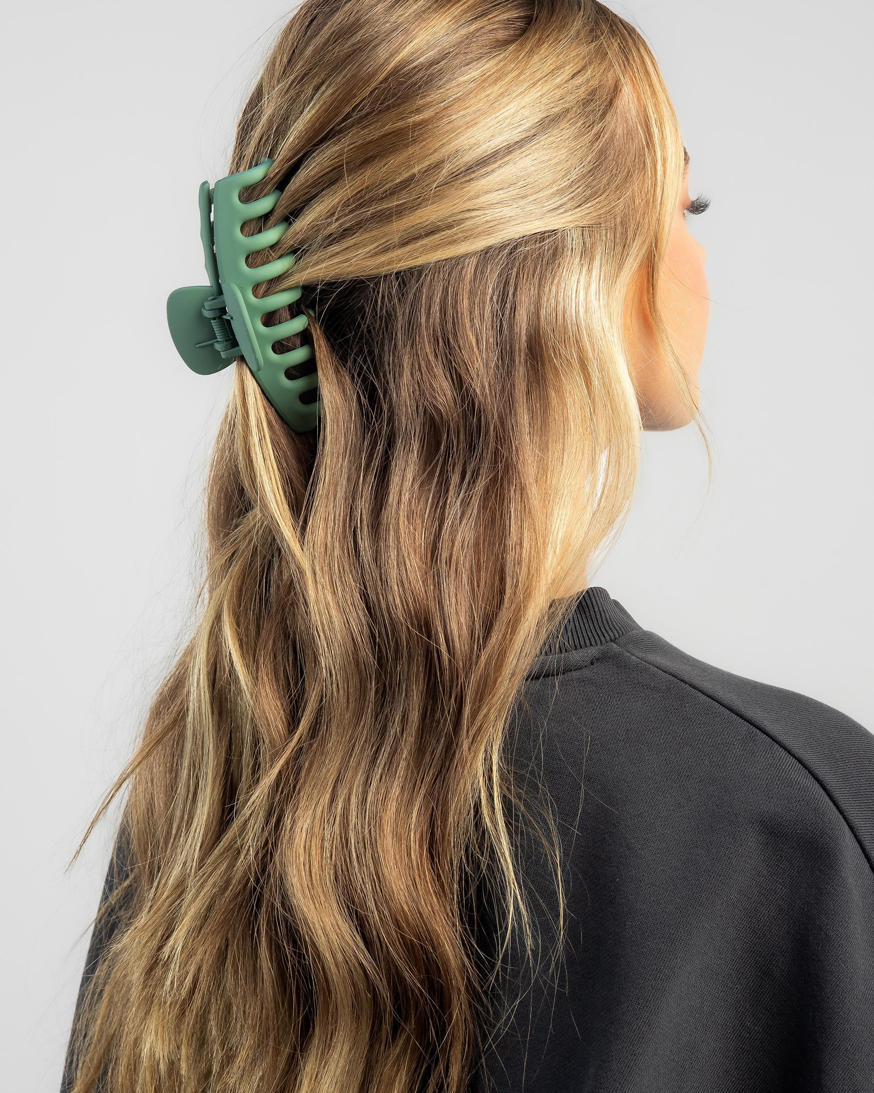 Shop Karyn In LA Kaia Hair Claw Clip In Olive - Fast Shipping & Easy ...